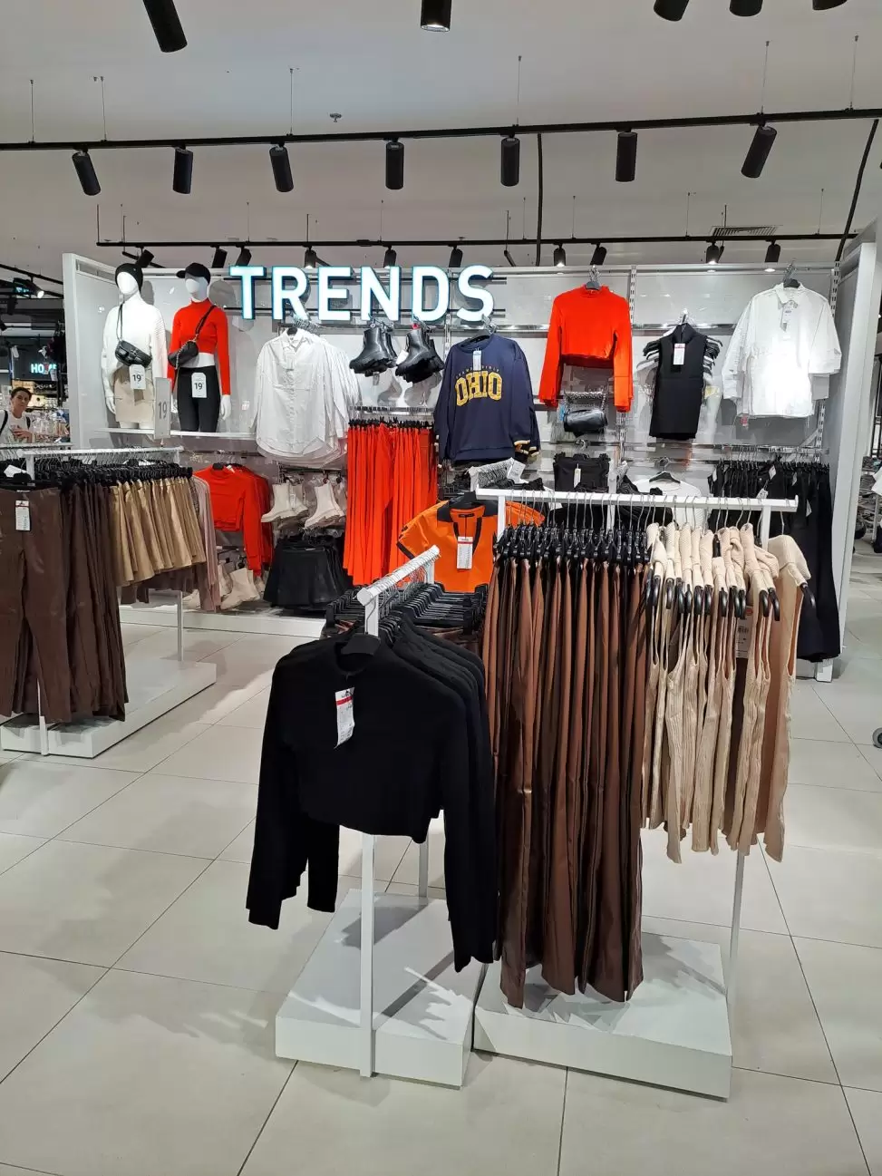 SINSAY BIH odjeća super ponuda 🧥👚👗 - Sinsay NOVA KOLEKCIJA + SNIŽENJE ...